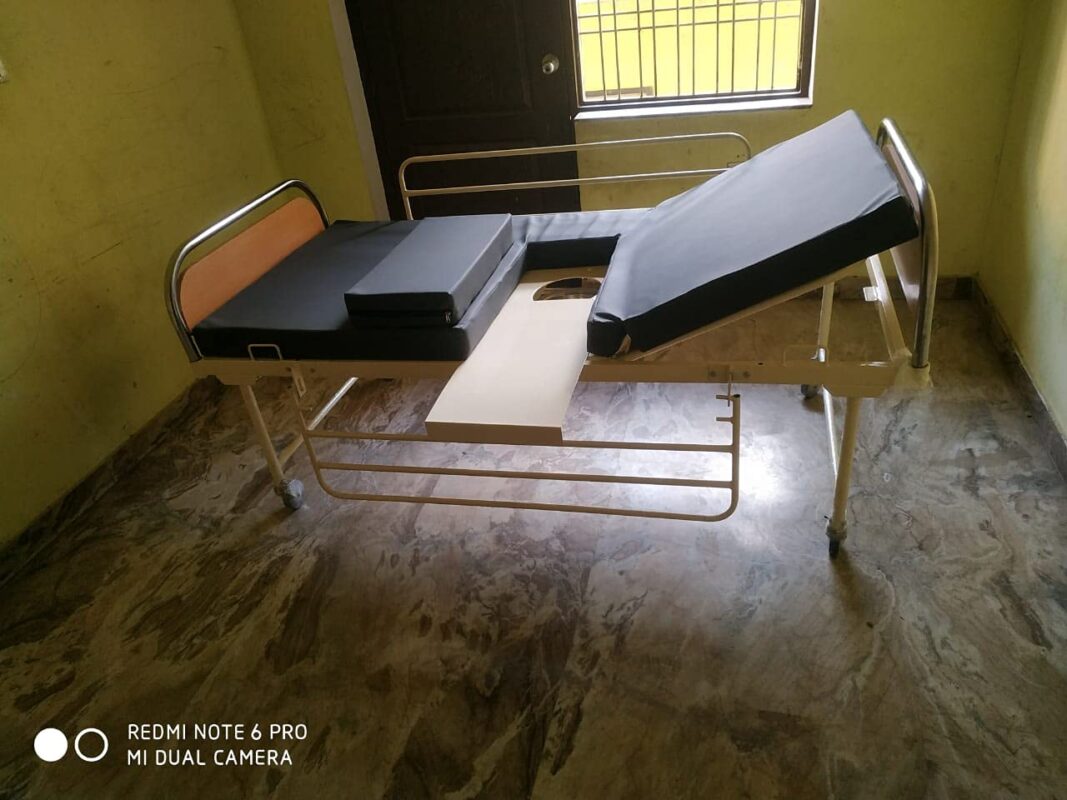 P.M.P.S.® 2 in1 Patients Medical Wooden Commode on Bed I Detachable ...